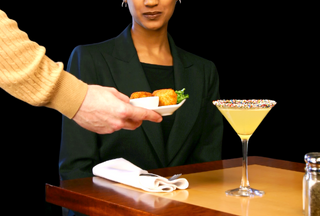 Servucción en un restaurante: Qué es y ejemplos | BCH